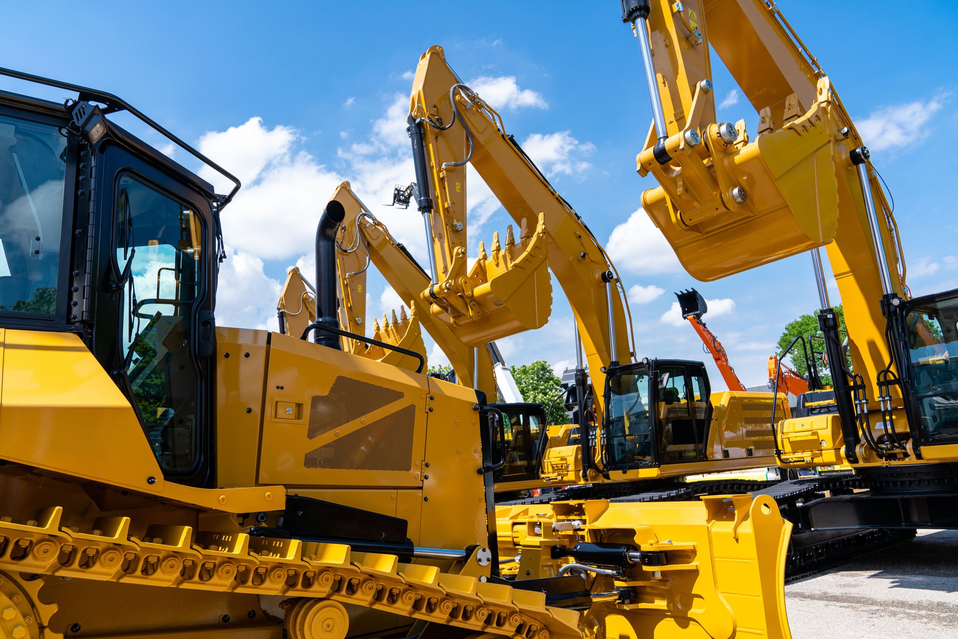 Reliable Second-Hand Excavators and Cranes for Sale in China