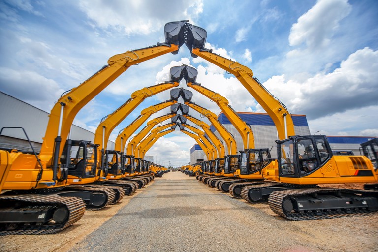 Reliable Second-Hand Excavators and Cranes for Sale in China
